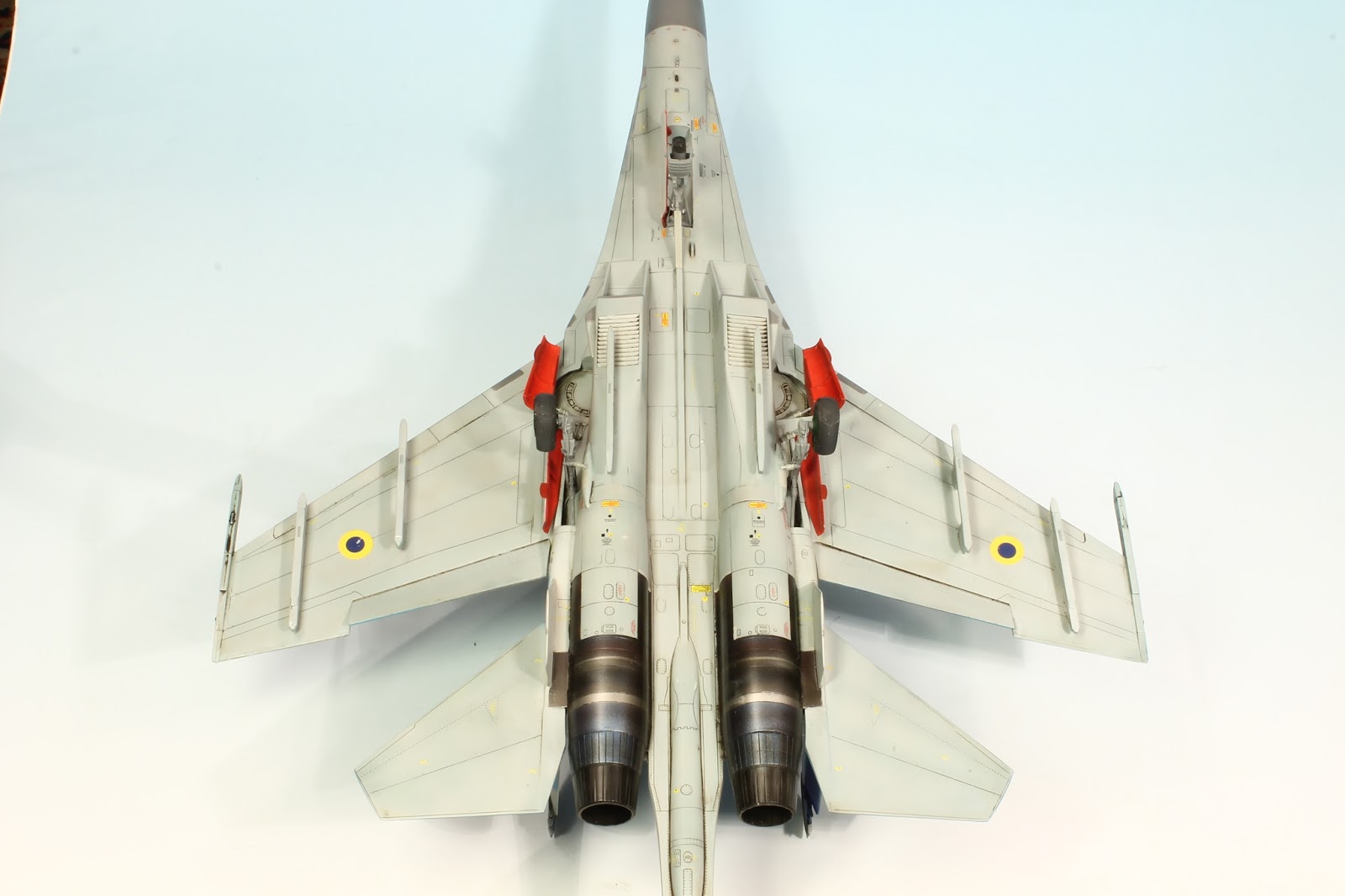 Istvan Michalko's scale models: Sukhoi Su-27UB Flanker-C, '69 blue ...