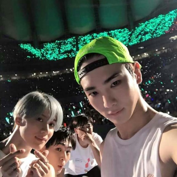 I AM KPOP GIRL : Pearl Aqua: The Meaning Of SHINee World Official Color