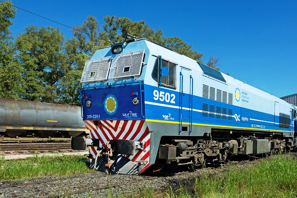 Rails sense fronteres: Locomotores dièsel, sèrie 319.2 de Renfe