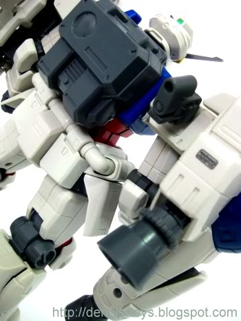 Dennis-Toys: DX 1/60 Scale Gundam GP02