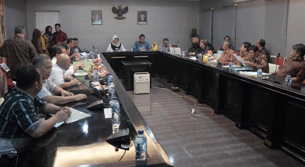 WARTA EKSPRES: RUPS PDAM Tirta Tarum Karawang Tahun 2015