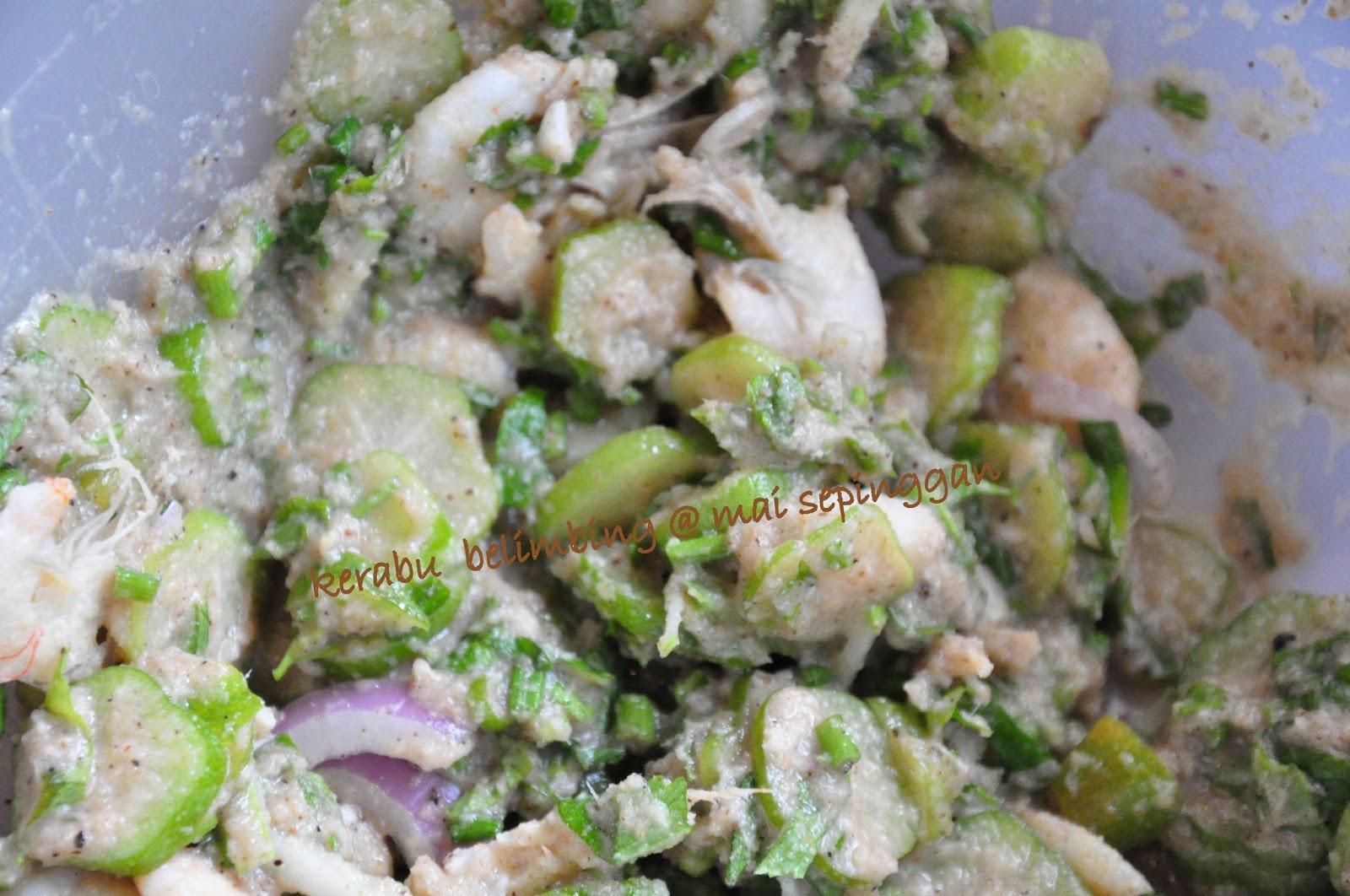 Mai Sepinggan: KERABU BELIMBING BULUH DAN DAUN SELOM