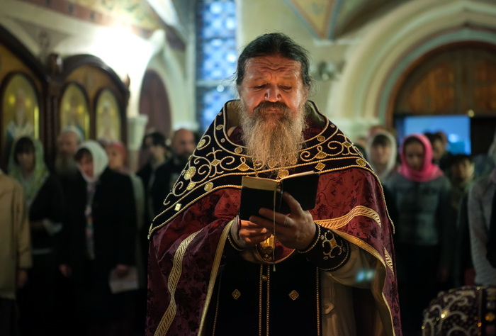 The Liturgical Colors of Vestments in the Orthodox Church - The Catalog ...