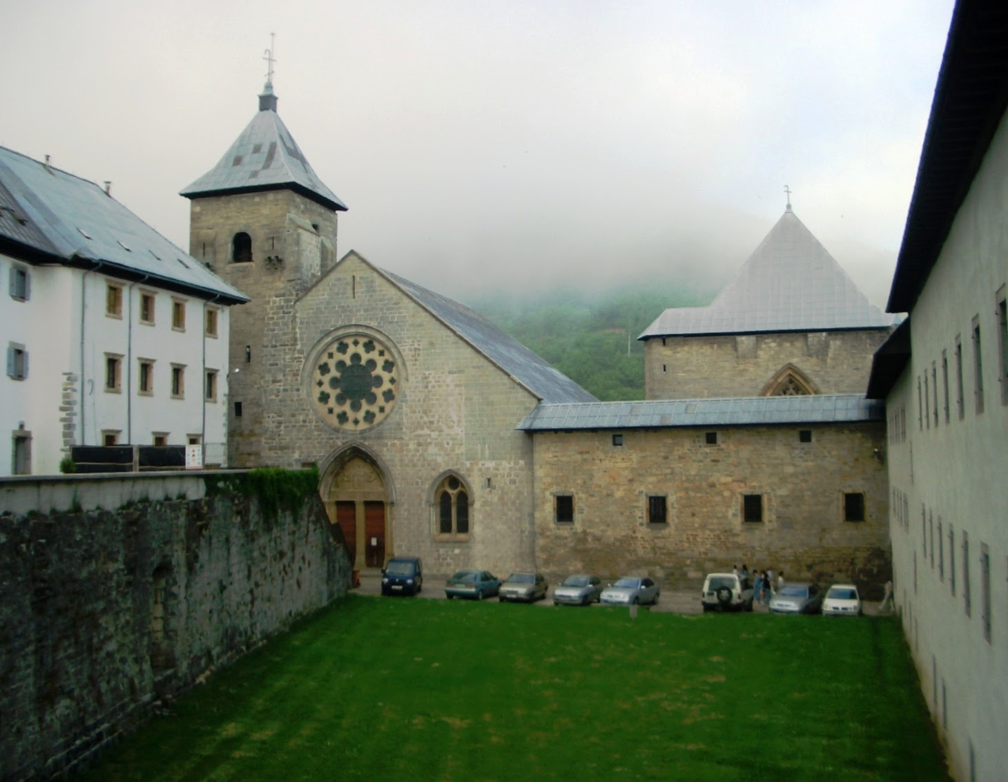 TRAS LAS HUELLAS DE HERÓDOTO. . . : COLEGIATA DE SANTA MARÍA DE ...