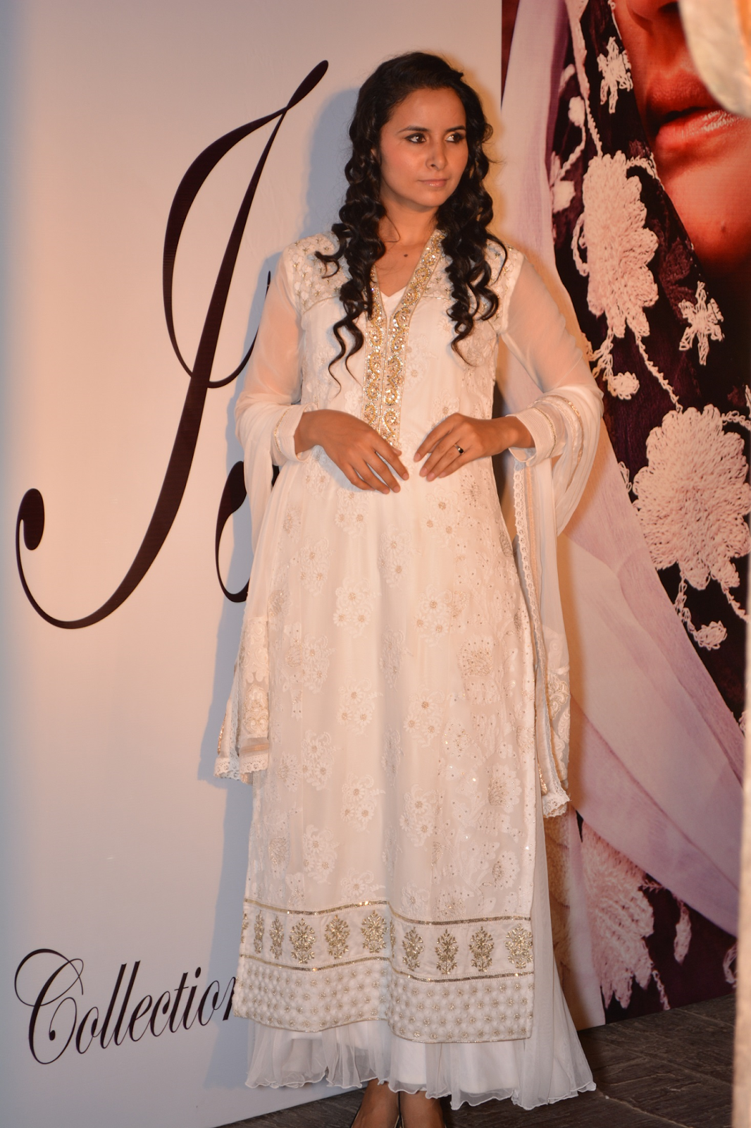 Fashion Lingua: Designer Deepa Arora unveils her 2014 collection “ISHQ”