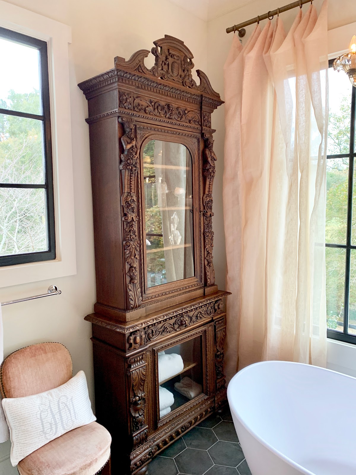 A COLORFUL HOME TOUR - design indulgence