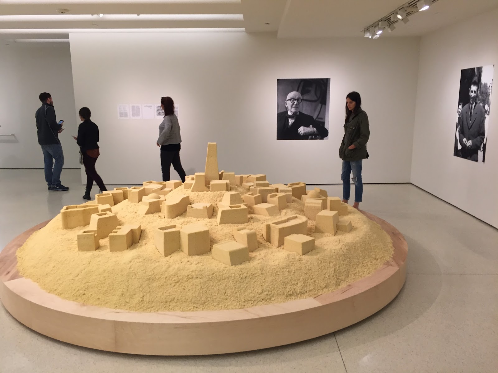 Tocho T8: KADER ATTIA (1970): UNTITLED (GHARDAÏA) (2009)