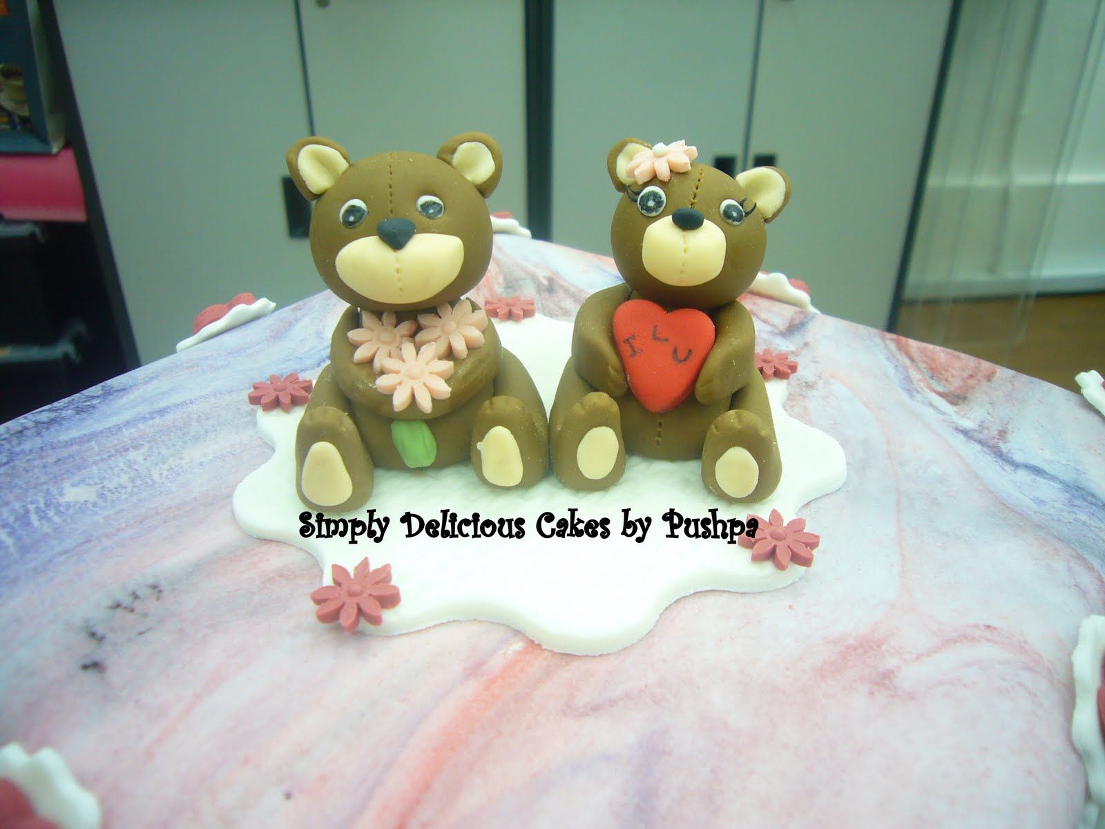 SIMPLY DELICIOUS CAKES: PME DIPLOMA IN SUGARPASTE