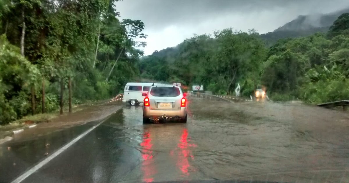 Rádio Acesa FM VR: Água da chuva inunda pista da RJ-155 em Lídice ...