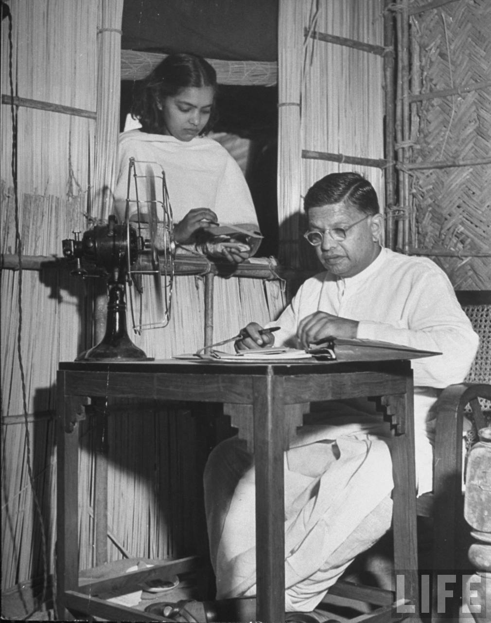 Four Generations Of Mahatma Gandhi Family Photos | Rare & Old Vintage ...