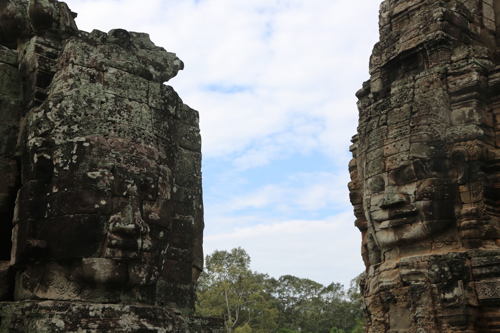 Chuck Kuhn's Cambodia : The Faces of Bayon - The upper terrace is home ...