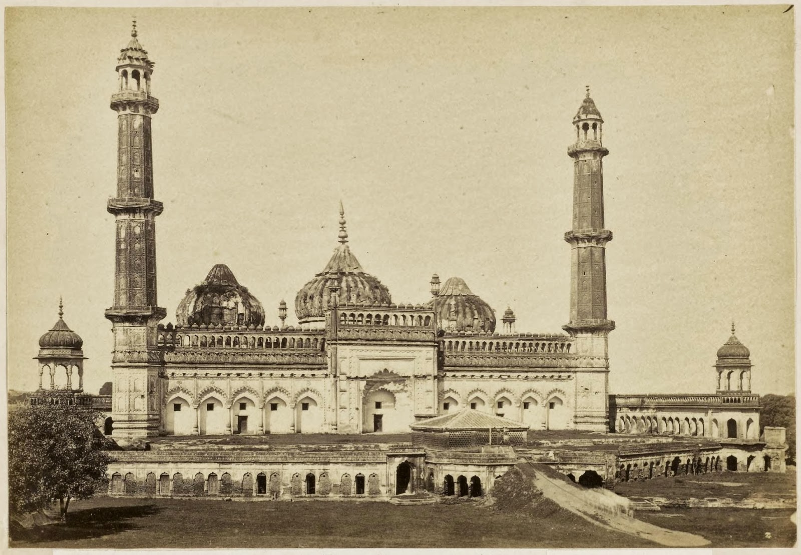 Mosque of the Great Imambara of Nawab Assuf-Ood-Daulah - Lucknow 1870's ...