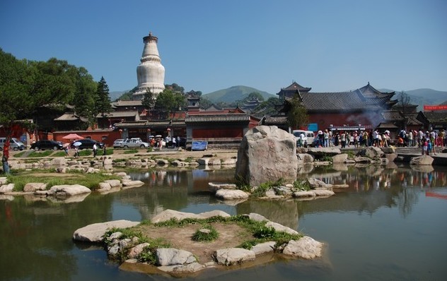 The Theatrical Troupe in Wuye Temple – China Tour Advisors