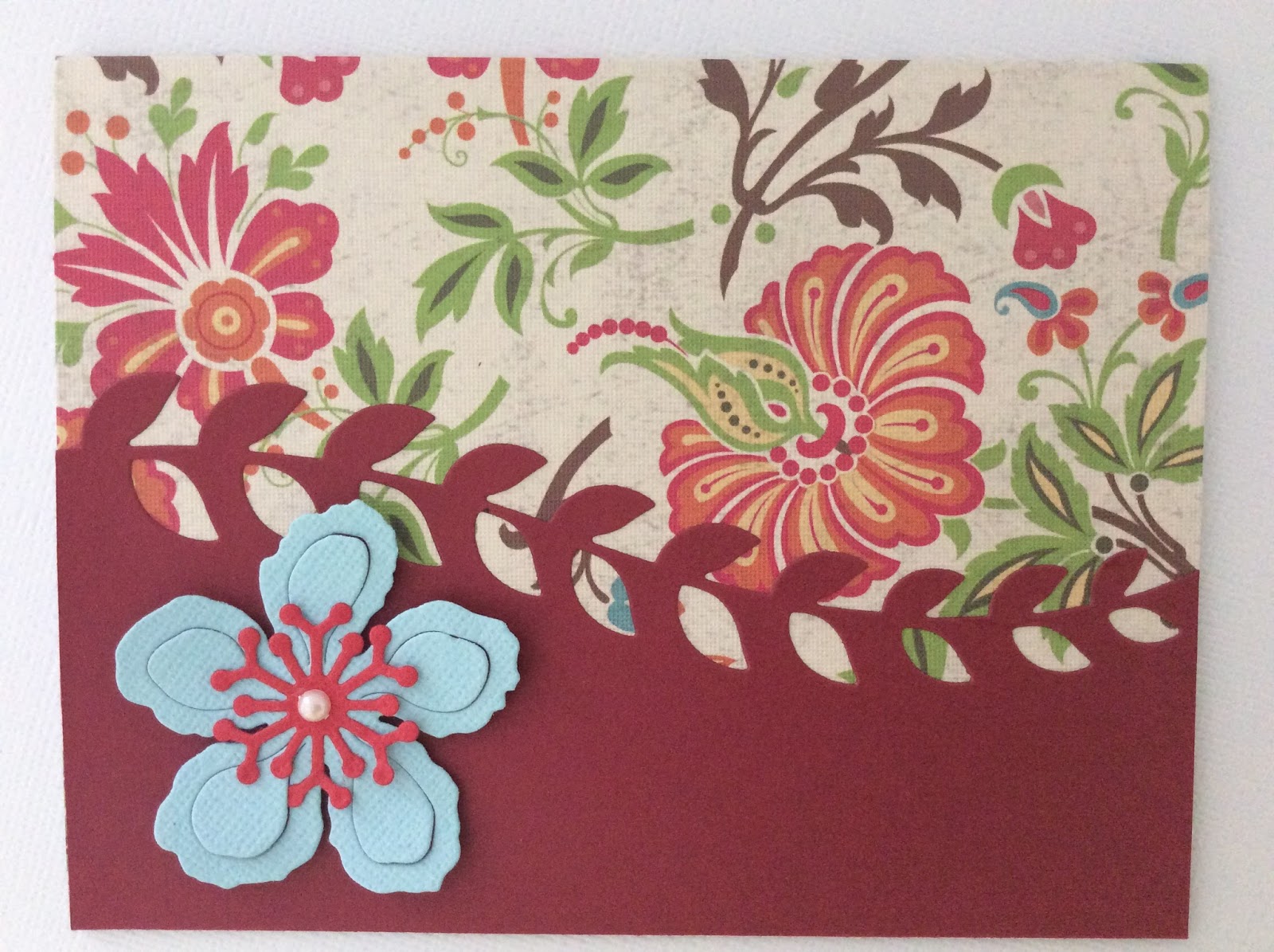 Paula Crafting: Flowery cards / Cartões floridos