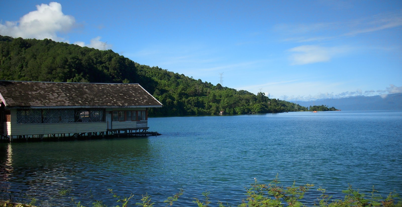 Tourims Place: Lake Poso