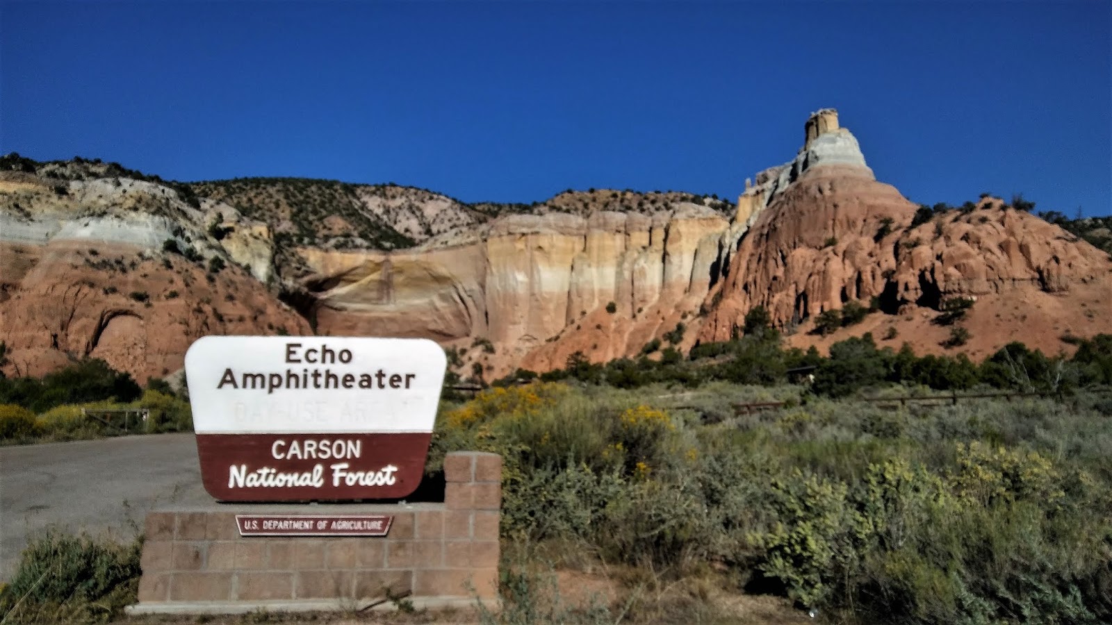 Trekking with the Bs: Plaza Blanca and Echo Amphitheater