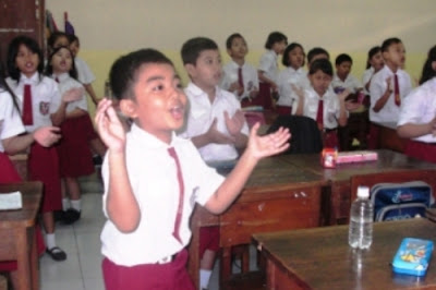 Game Ice Breaking Tepuk Tangan Untuk Anak SD - SekolahDasar.Net