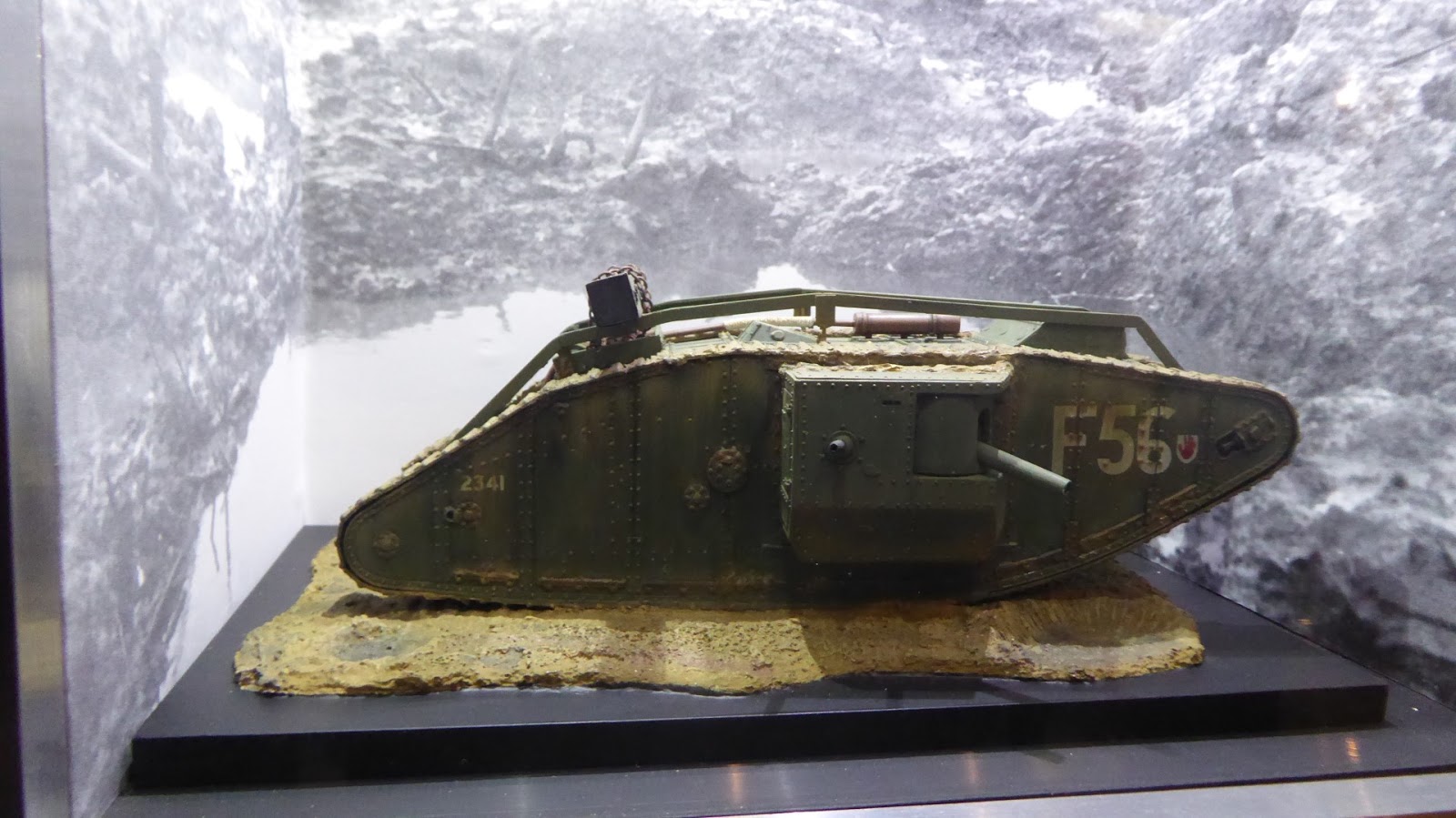 Toy soldiers and real battles: Mark IV male tank model and the Mark IV ...