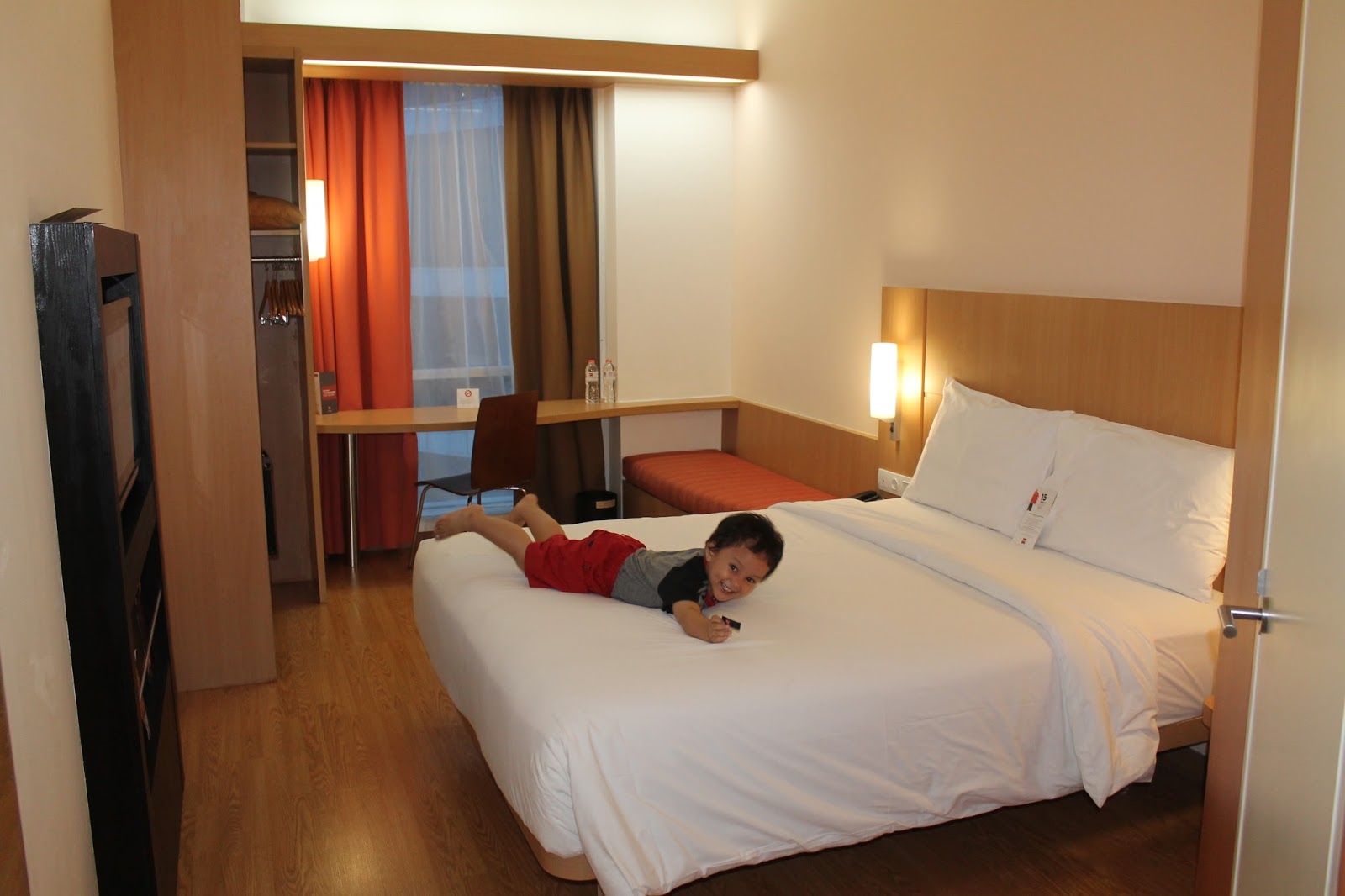 Review Hotel : Ibis Trans Studio Bandung - Elly Nurul