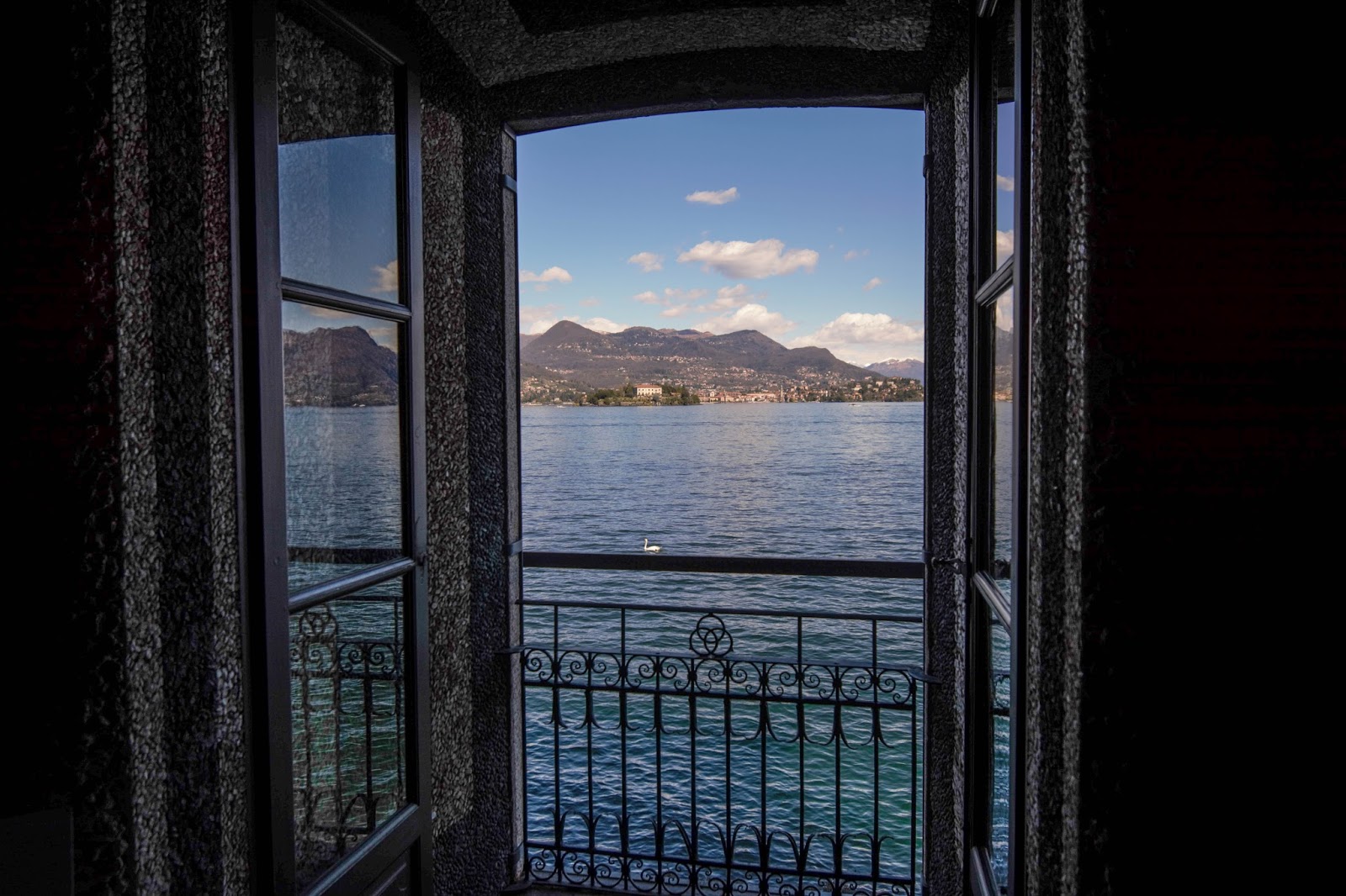 cielo.terra.acqua: una finestra sul lago