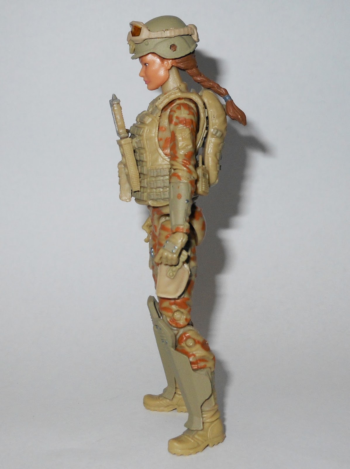 Figuras de Acción A Go-Gó: DESERT-OPS (MARAUDER TASK FORCE: VALKYRIES)
