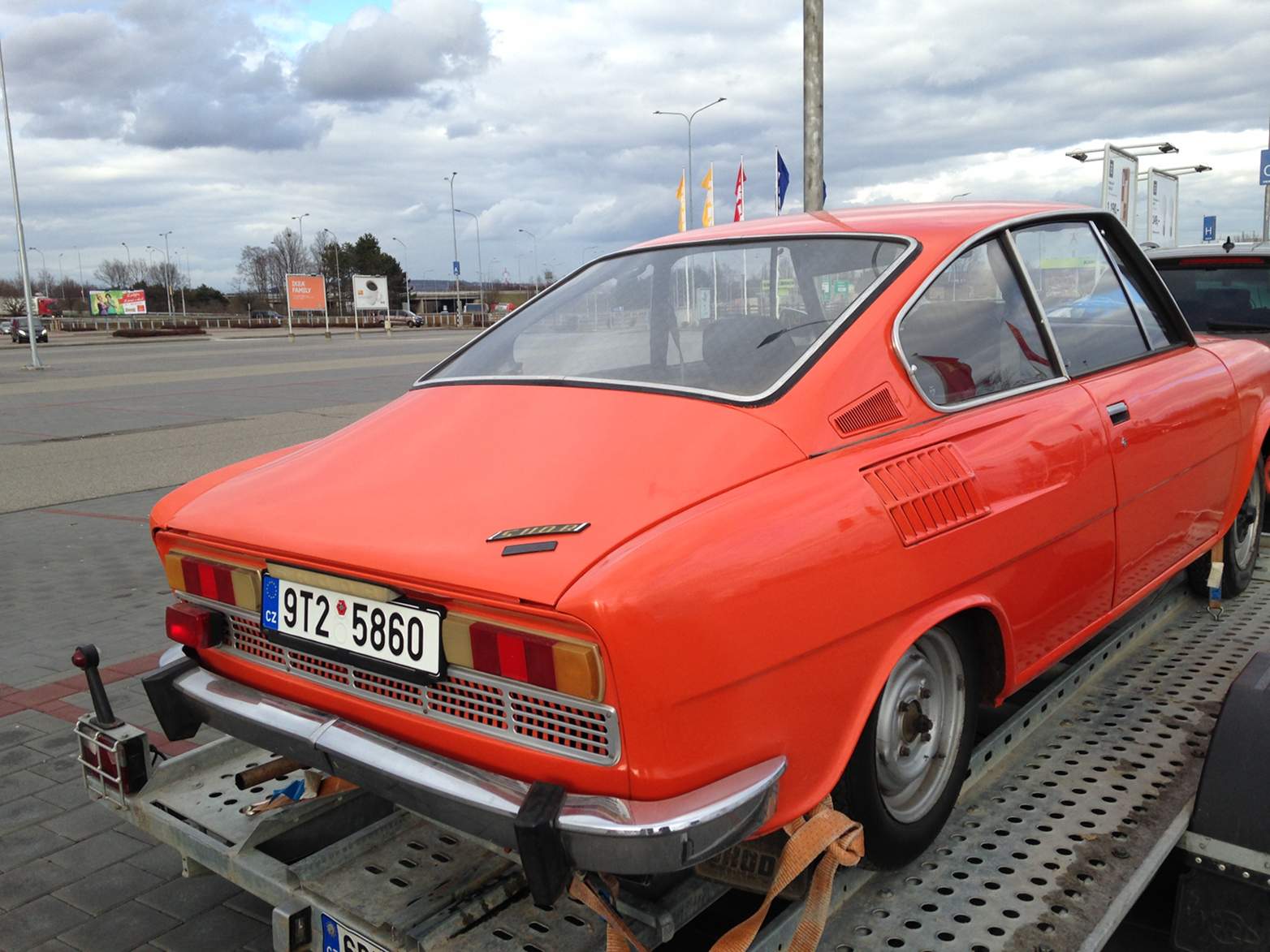 Oldtimerworld: Škoda 110 R