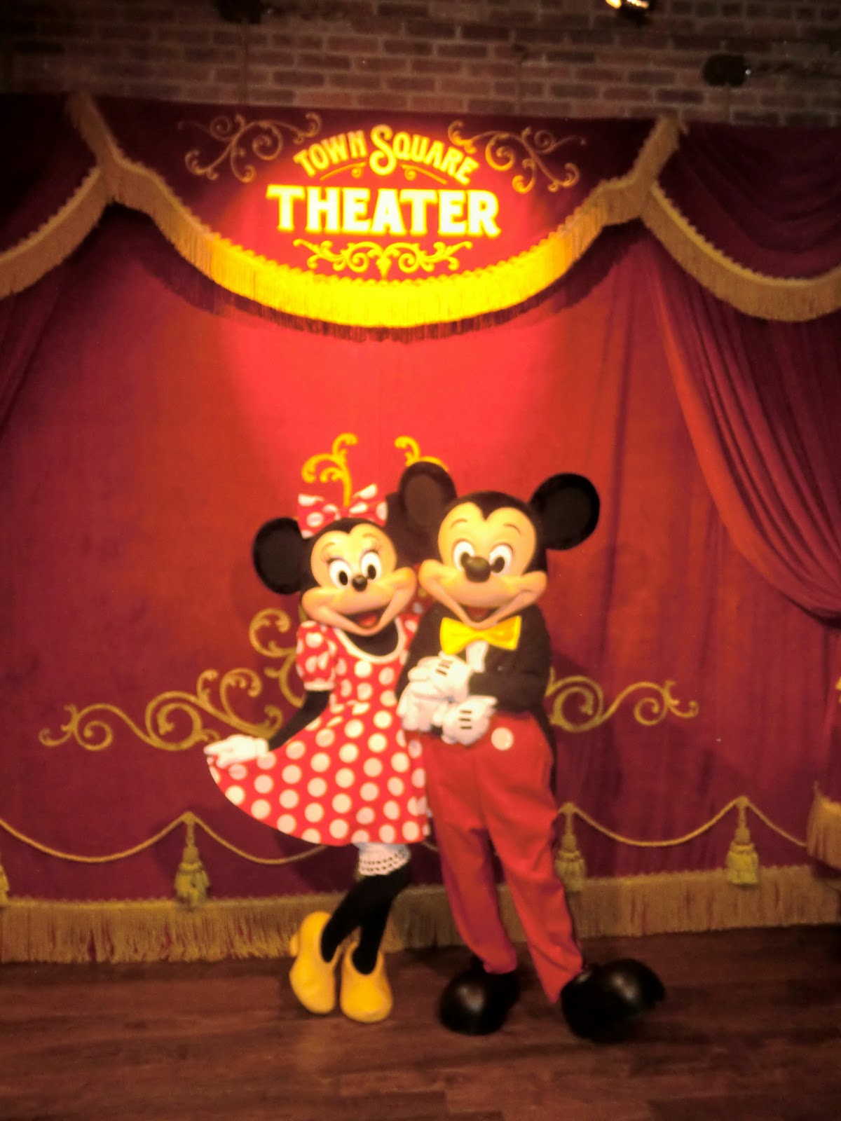 Unofficial Disney Character Hunting Guide: Town Square Theater Now Open!