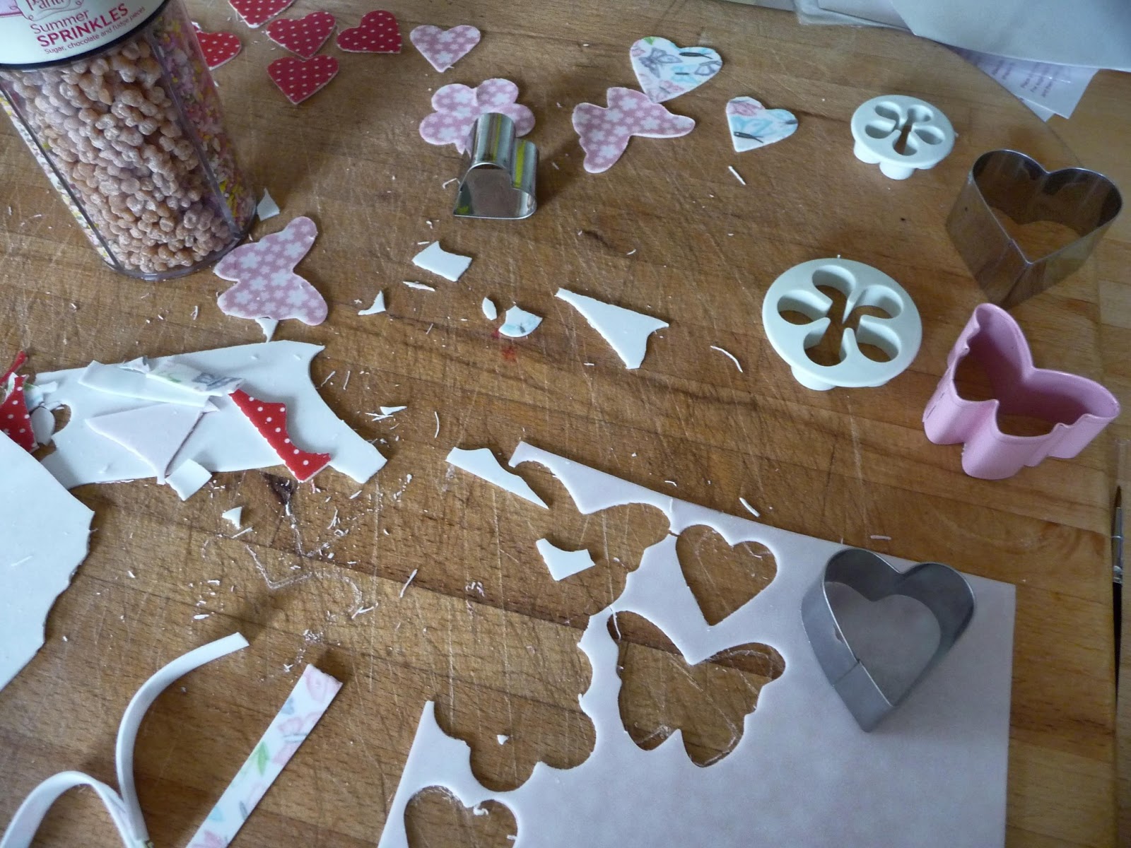 Lancashire Food: Pretty cupcakes using Sugar Sheets from Craft Company ...