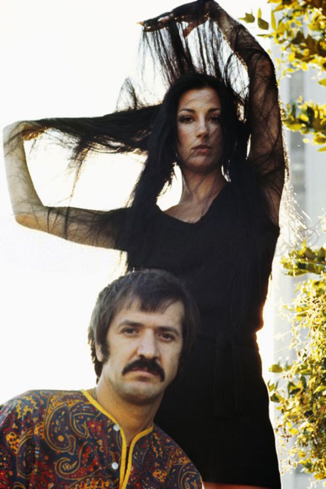 25 Wonderful Color Photographs Of Sonny Bono And Cher From Between The Late 1960s And Early