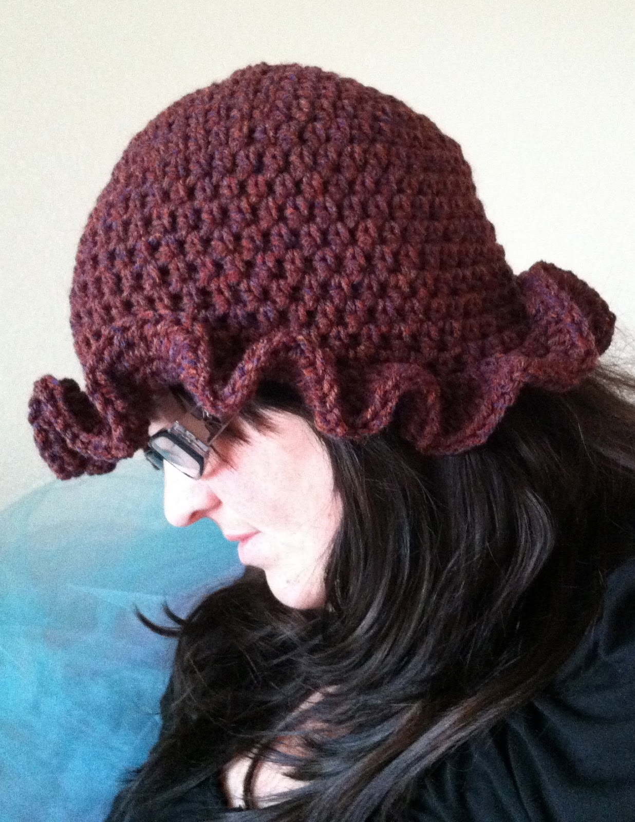 A Military Wife's Tale: Easy Ruffle Hat