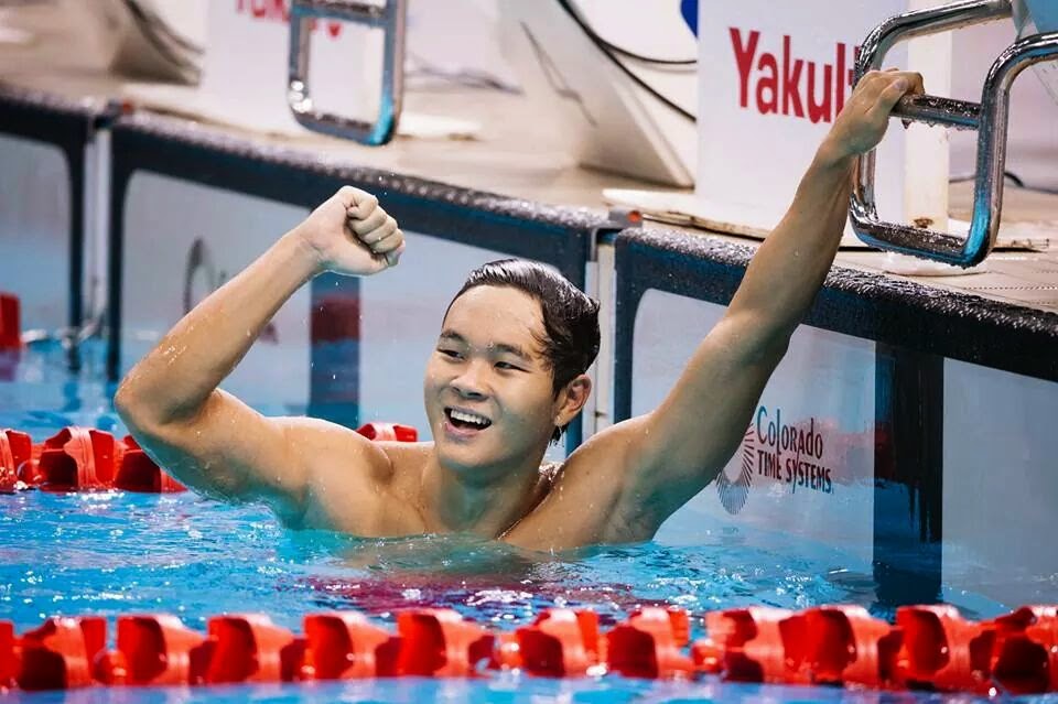Male Athletes World: Swimming: Singapore's Pang Sheng Jun celebrates ...