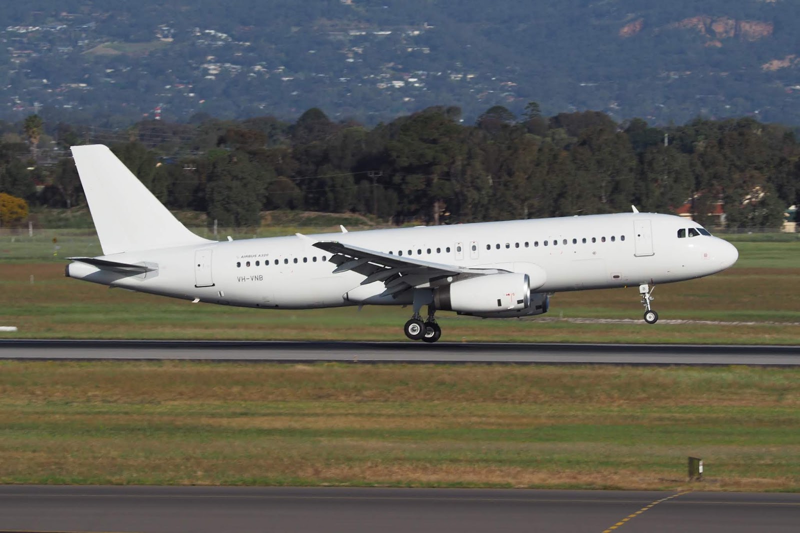 Central Queensland Plane Spotting: All White Tigerair (Tiger Airways ...