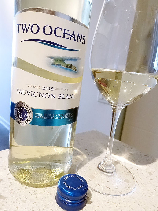 Two Oceans Sauvignon Blanc 2018 (South Africa) - Wine Review