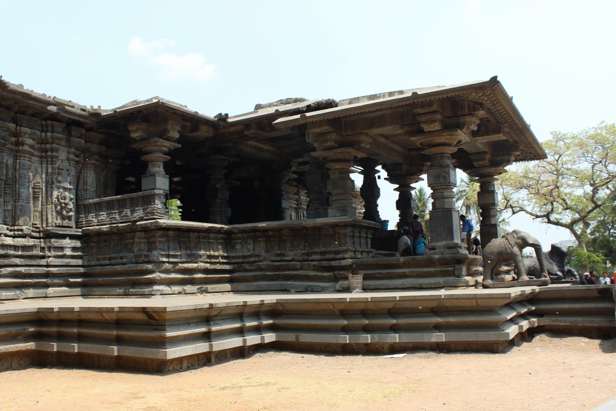 Journeys across Karnataka: Thousand Pillar ~ Rudreshwara Swamy Temple ...