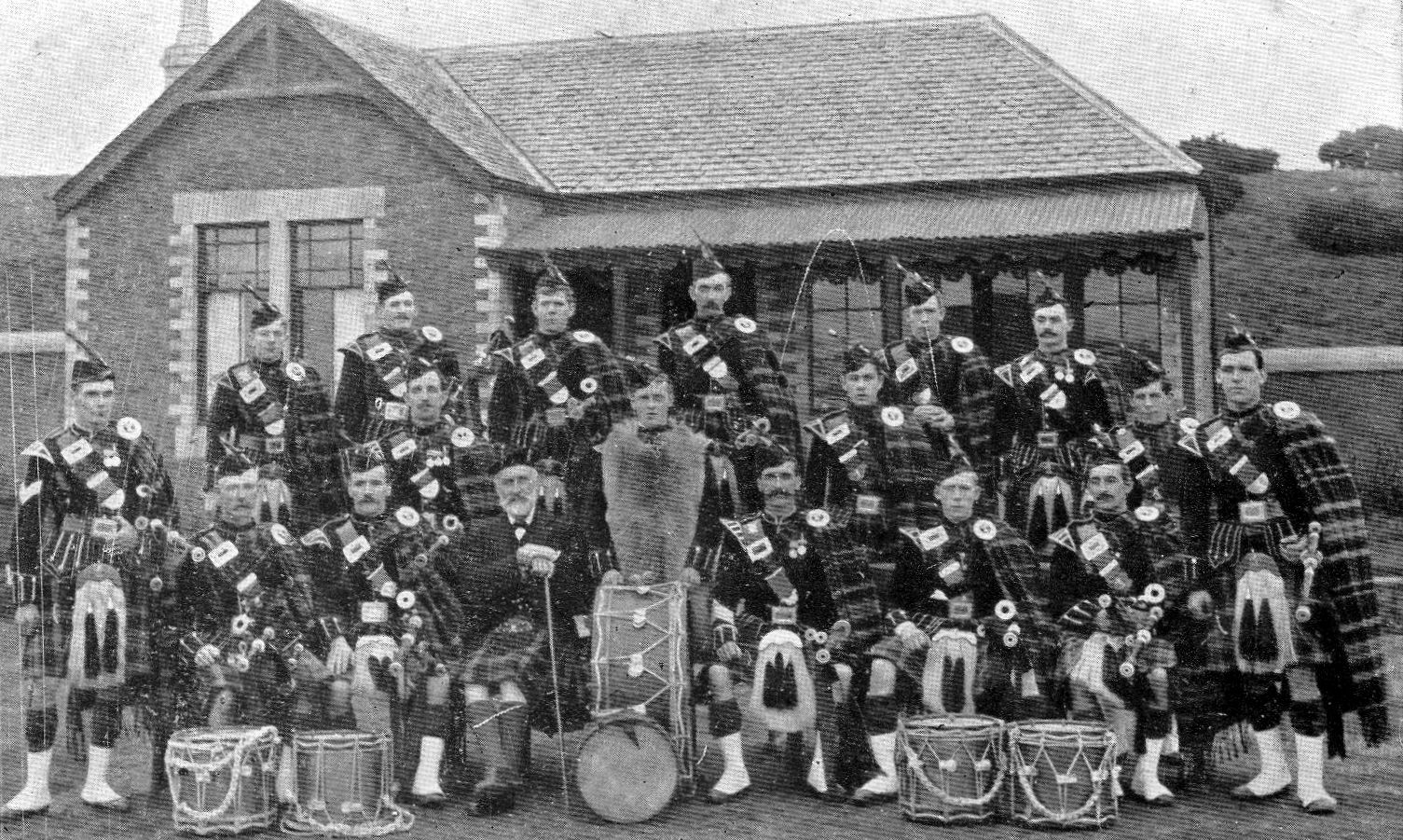 Tour Scotland: Old Photograph Pipe Band Cowie Scotland