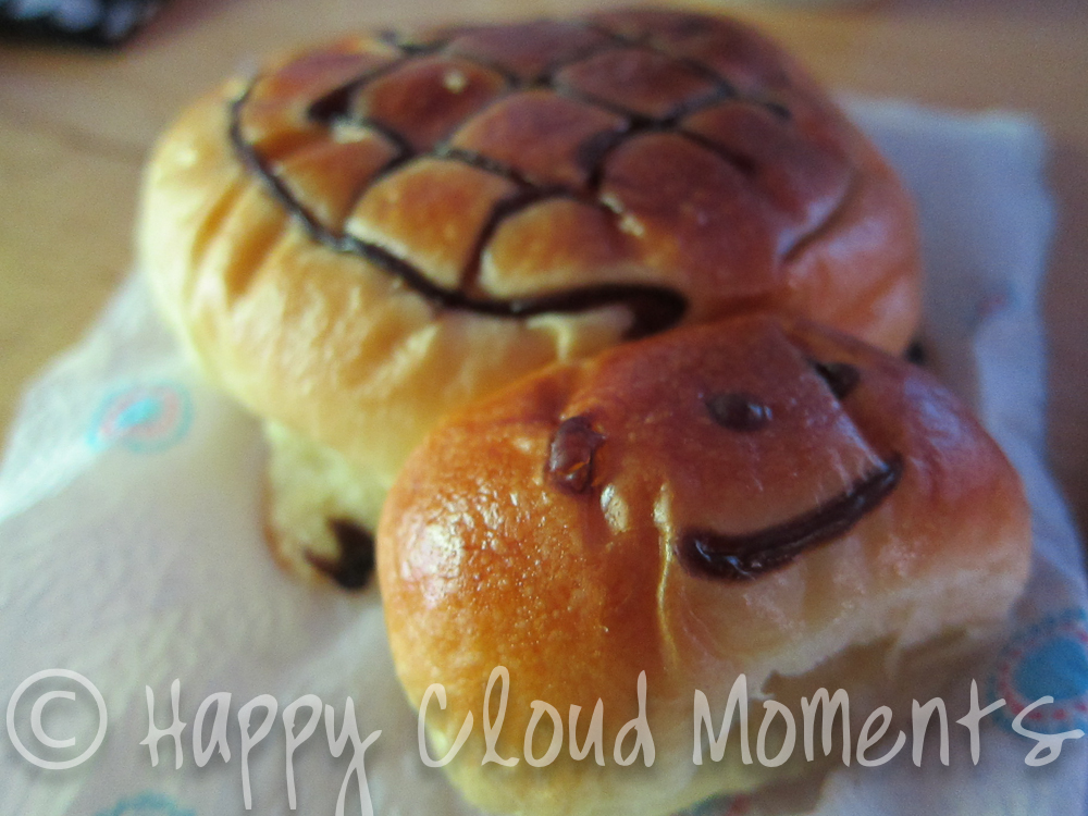 Happy Cloud Moments: ~ Cute Turtle Bread from Jireh Bakery