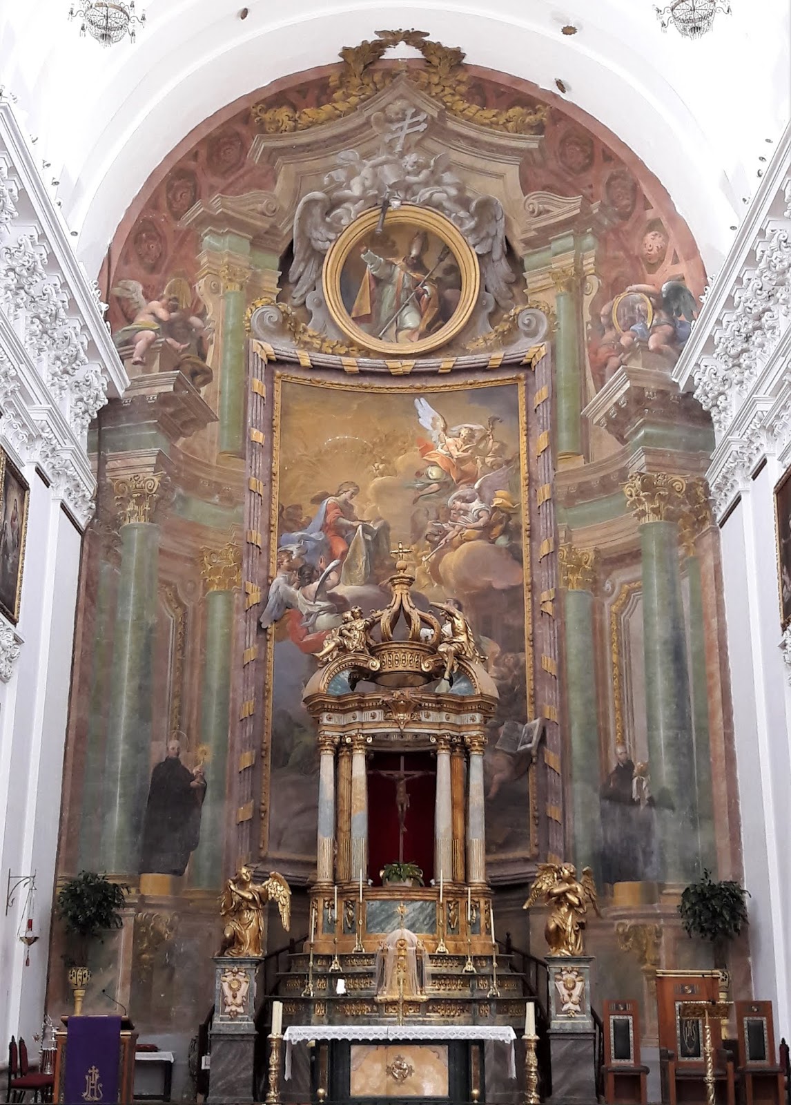 ARTE E ICONOGRAFÍA: EL RETABLO FINGIDO DE LA IGLESIA DE SAN ILDEFONSO