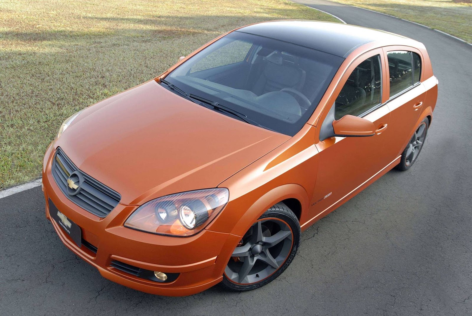 Novo Vectra GTX 2008 Black Top e Attitude - fotos