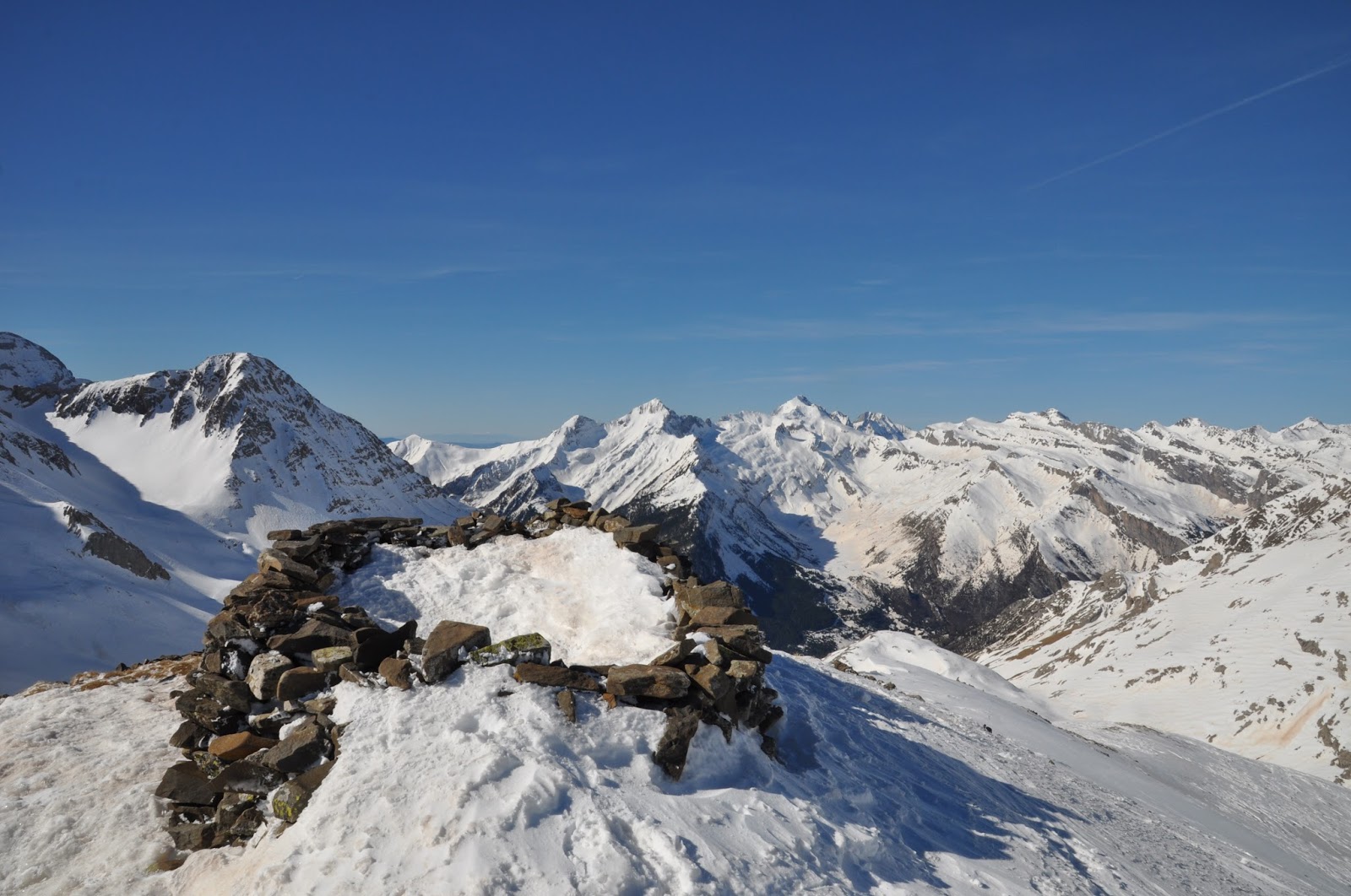 Pic entre les Ports (2476m), Pic de Tentes (2322m) et Pic de la Pahule ...