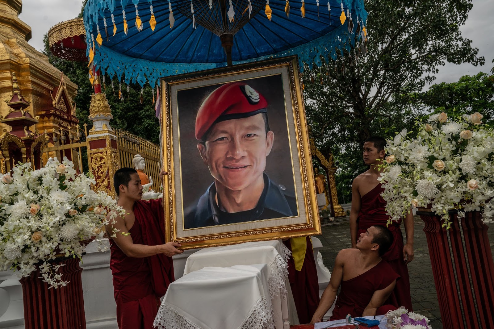 Children rescued from cave in Thailand ... for temporary ordination