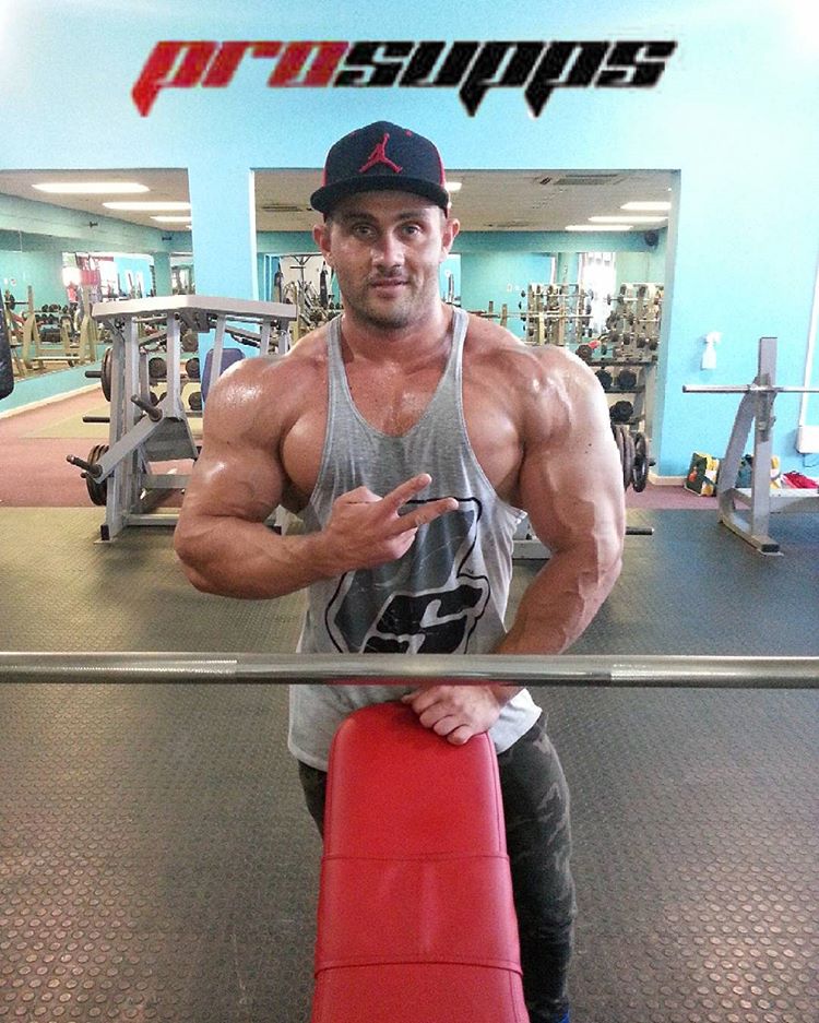 the beauty of male muscle: Louis