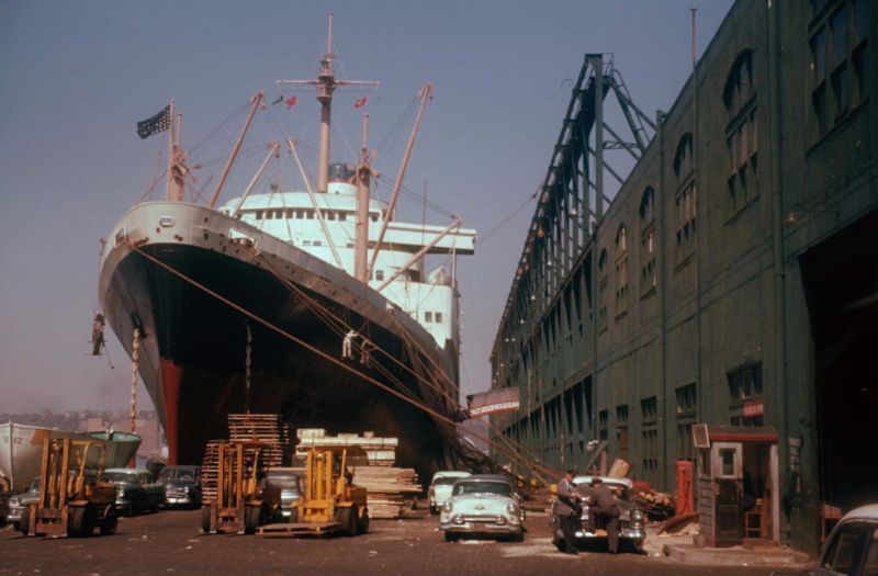 45 Color Snapshots That Document Everyday Life of New York City in the ...