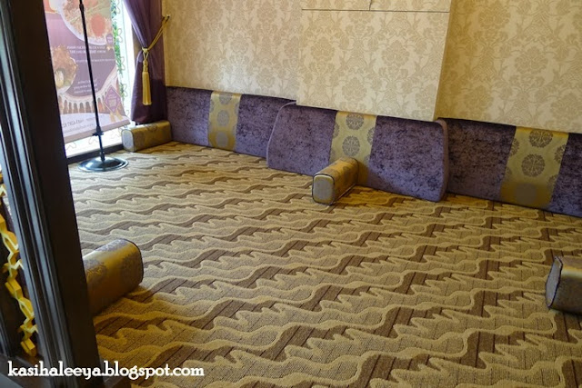 The Kasihs: MARHABA RESTAURANT, PUBLIKA.