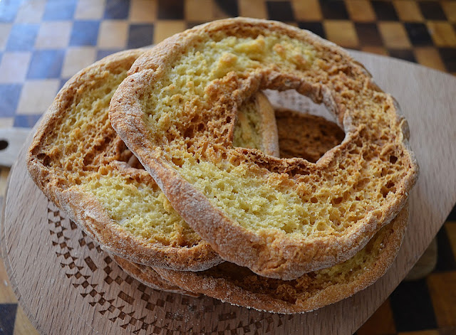 Frisella con Burrata e Pomodorini