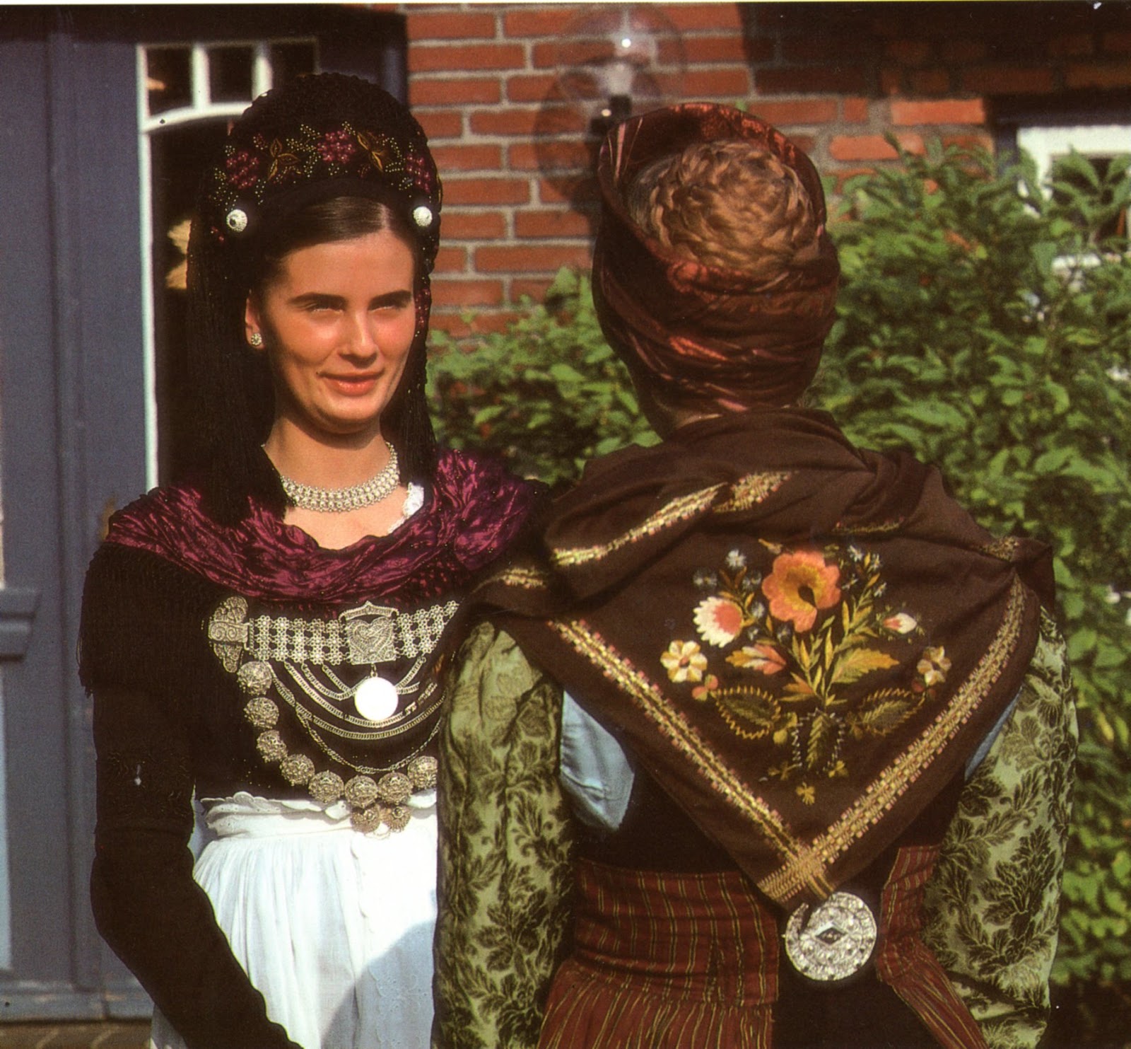 FolkCostume&Embroidery: Costume of the North Frisian Islands