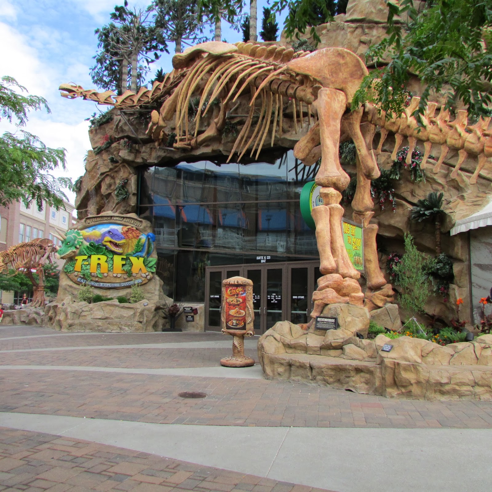 The Ultimate Life List: LIFE LIST: T-REX CAFE