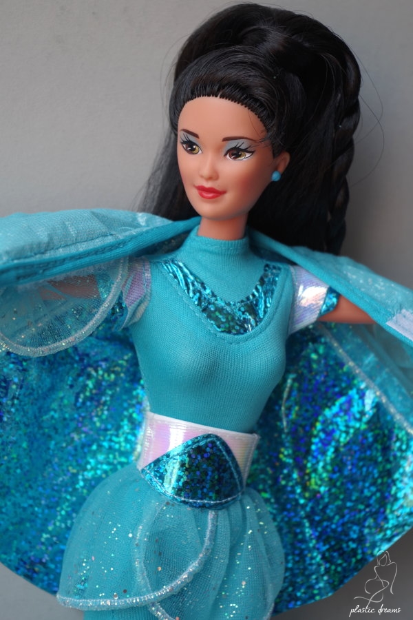 Plastic Dreams Dolls :: Barbie et miniatures: Kira Flying Hero Barbie Doll