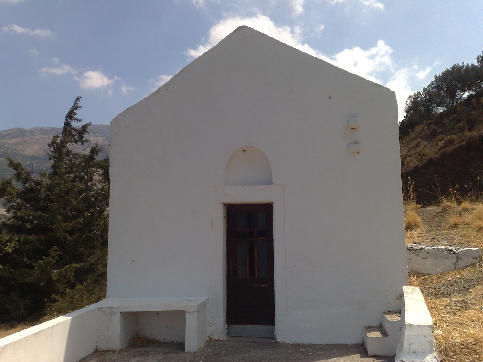 ΑΓΙΟΣ ΓΕΩΡΓΙΟΣ: Ο ΝΑΟΣ ΤΟΥ ΑΓΙΟΥ ΓΕΩΡΓΙΟΥ ΣΤΗΝ ΑΝΩ ΒΙΑΝΝΟ