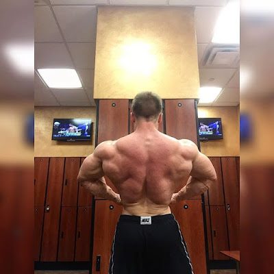 the beauty of male muscle: Kyle (2/3)