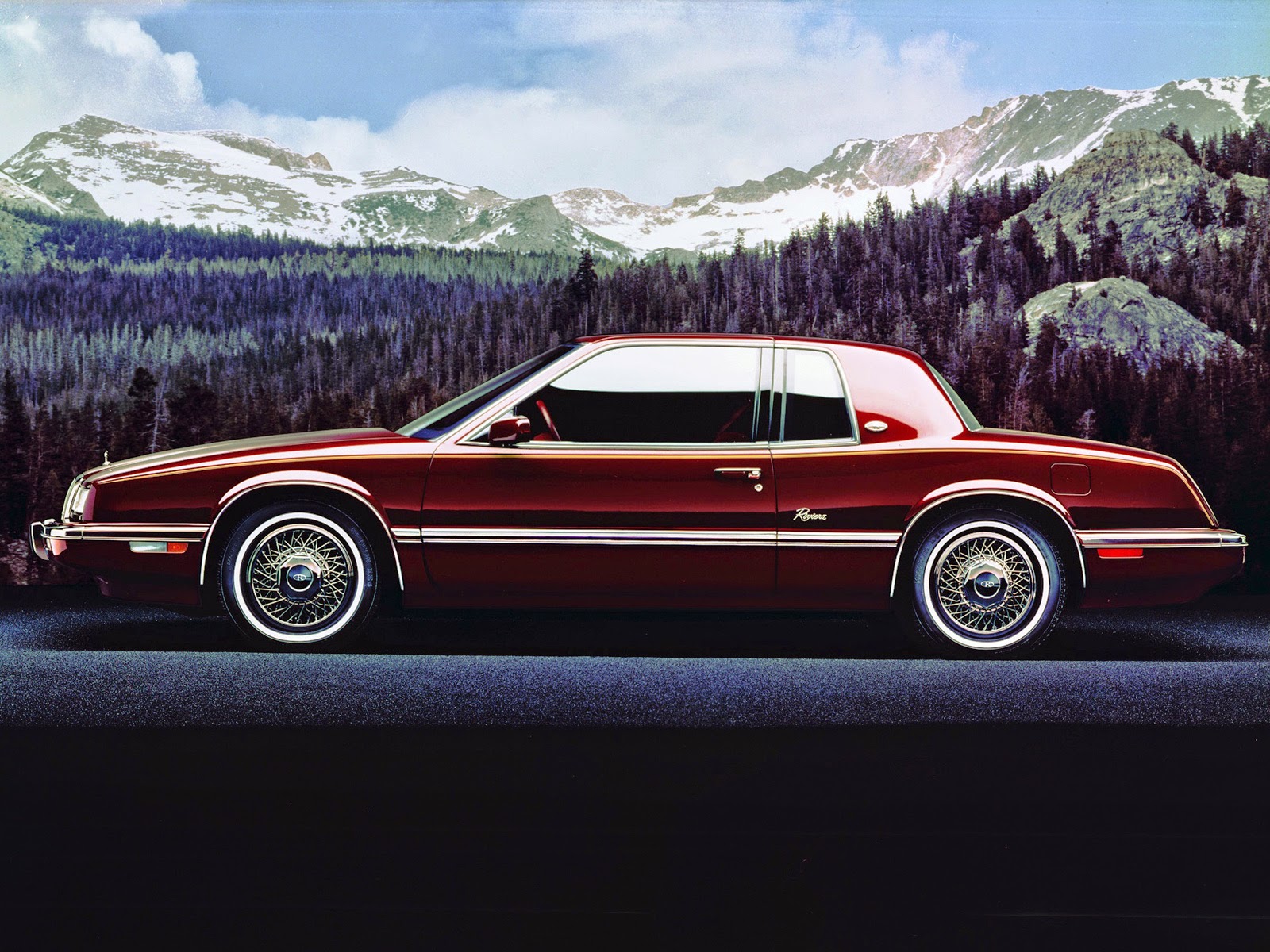 Retour vers le passé, la 1986 Buick Riviera inaugure le premier écran ...